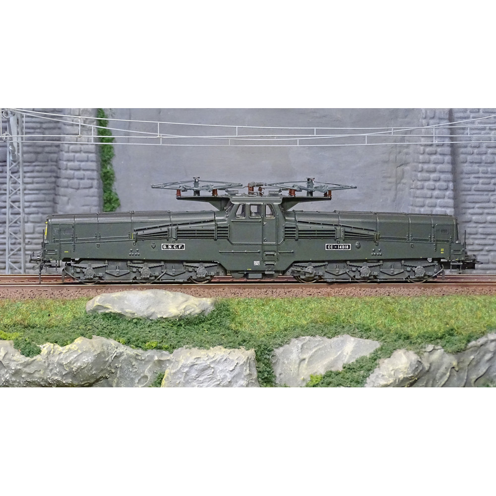 Locomotive électrique CC 14018, SNCF, 4 fanaux -Jouef HJ2424- livrée verte