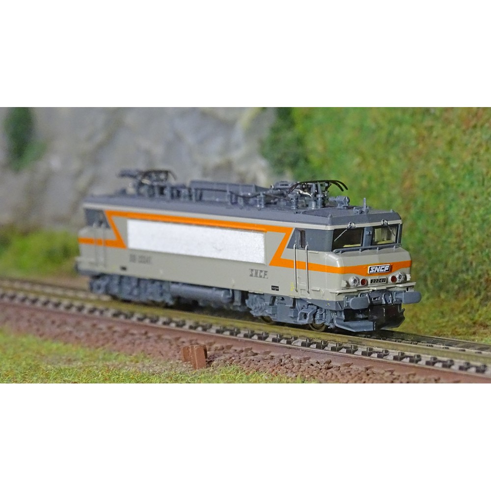 Locomotive électrique BB 22241, SNCF - Fleischmann 7570014 - digitale ...