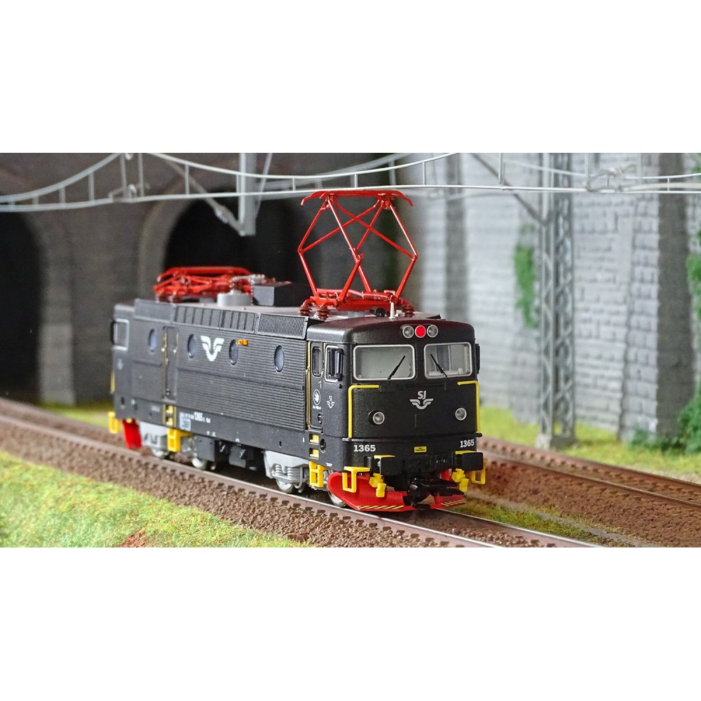 Locomotive électrique Rc 6, SJ, livrée noire -Trix 25280- digitale sonore