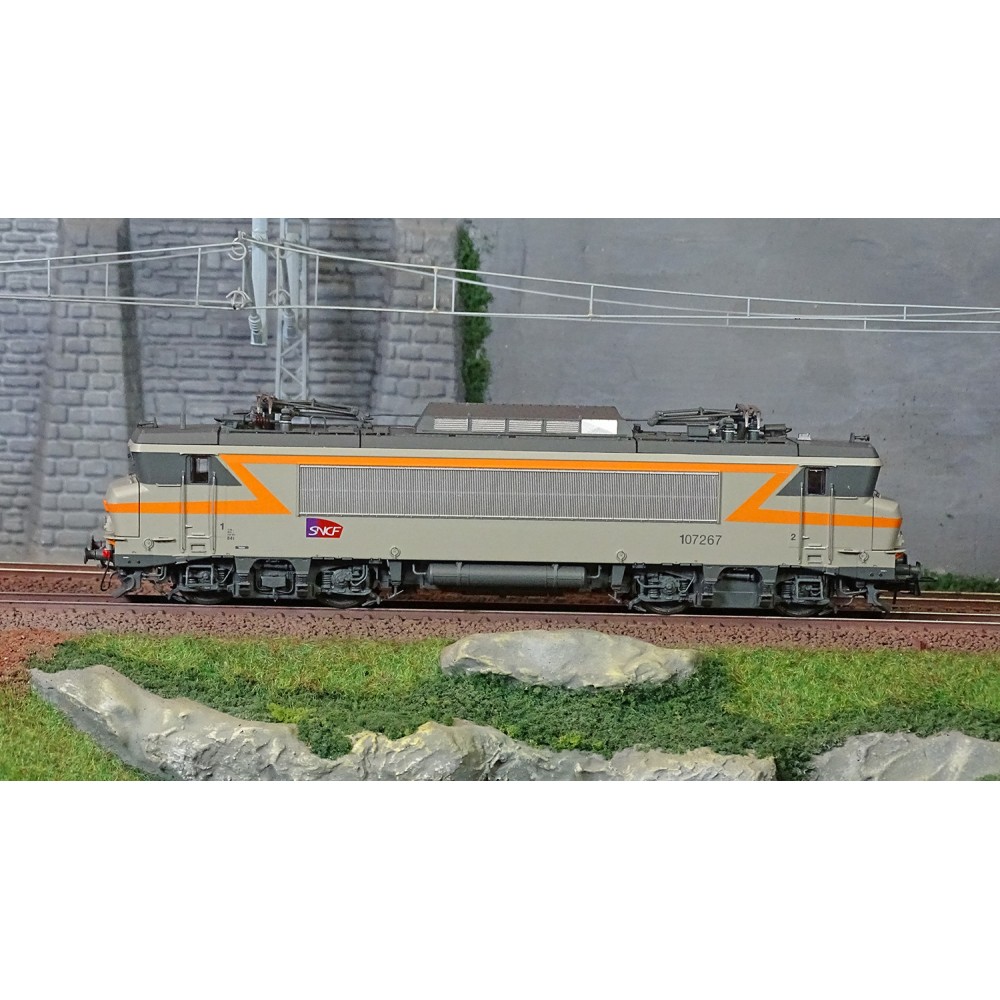 Locomotive électrique BB 107267, SNCF, gris béton / orange - LS Models 11206 - logo Carmillon ...