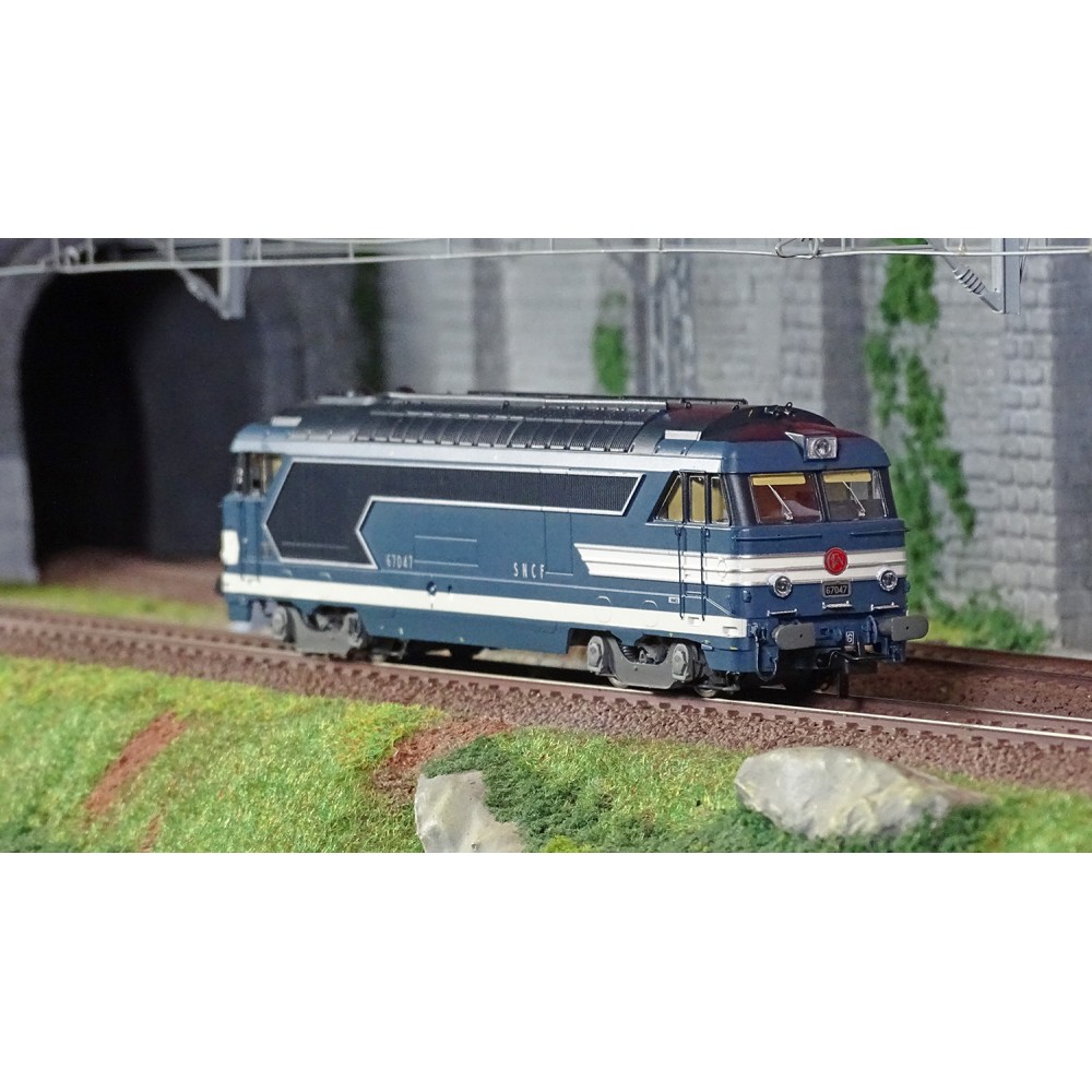 Locomotive diesel BB 67047, Livrée Bleue, plaque Mistral, SNCF - Ree ...