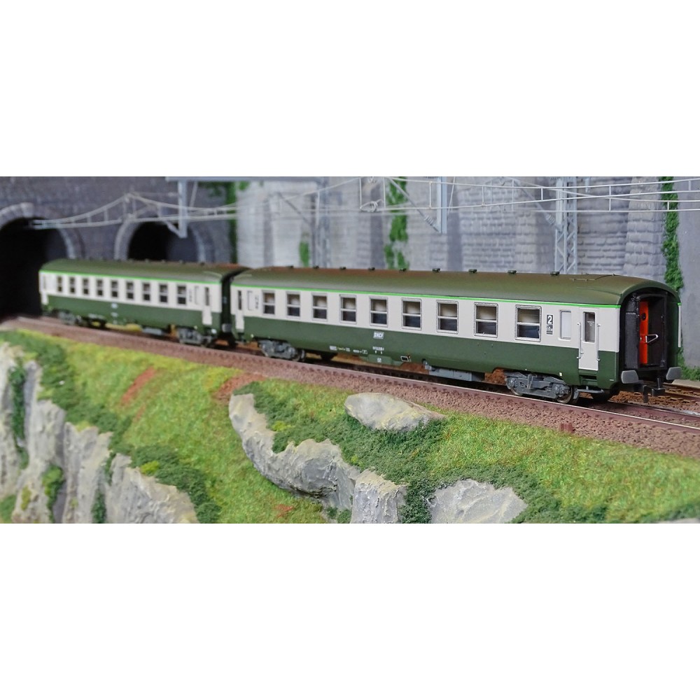 Set de 2 voitures voyageurs DEV AO, 2éme classe U59 B9 (ex A9) - Jouef ...