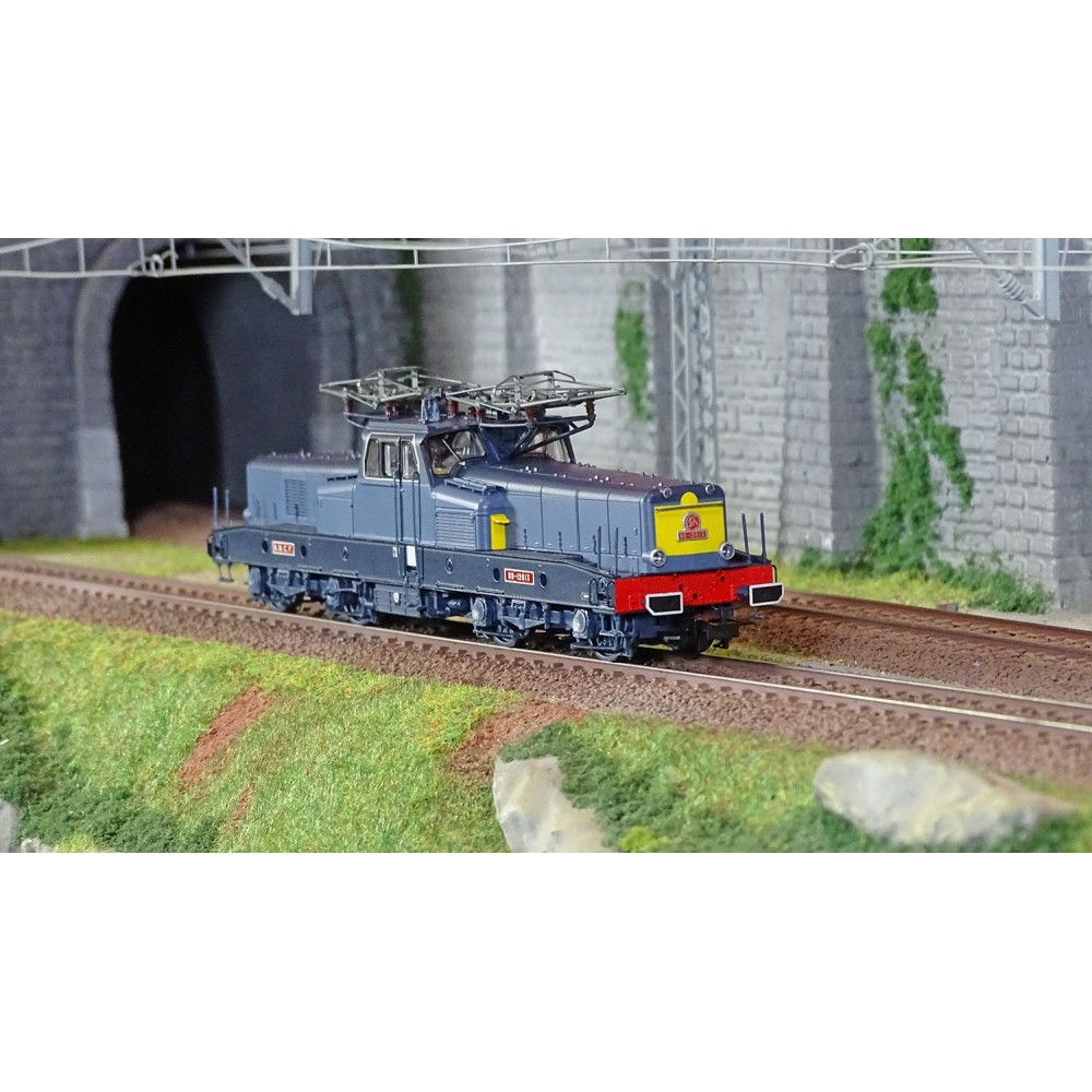 Locomotive électrique BB 12013, SNCF - Jouef HJ2449 - livrée bleue ...
