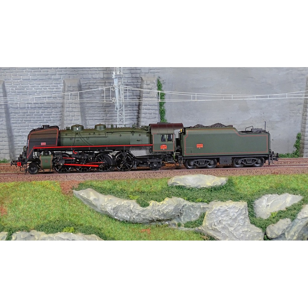 Locomotive à vapeur 141 R 420, tender charbon, livrée noire, trait ...