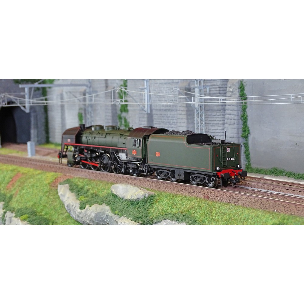 Locomotive à vapeur 141 R 420, tender charbon, livrée noire, trait ...