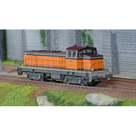Locomotive diesel BB 63568, Livrée Arzens Orange 435, logo nouille ...