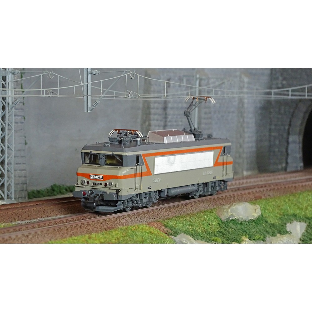 Nouveautés Locomotives électriques, thermiques, autorails, voitures et ...