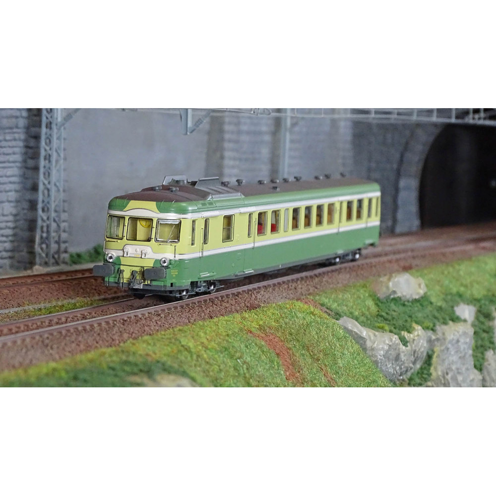 Autorail X 2898, 1ère/2ème classe, Vert et Jaune, VAISE, SNCF - Ree ...